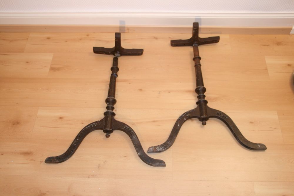 2 Gussfüsse Emil Baumann Horgen Modelschutz Nr. 301 Defekt ! (Defekt ...