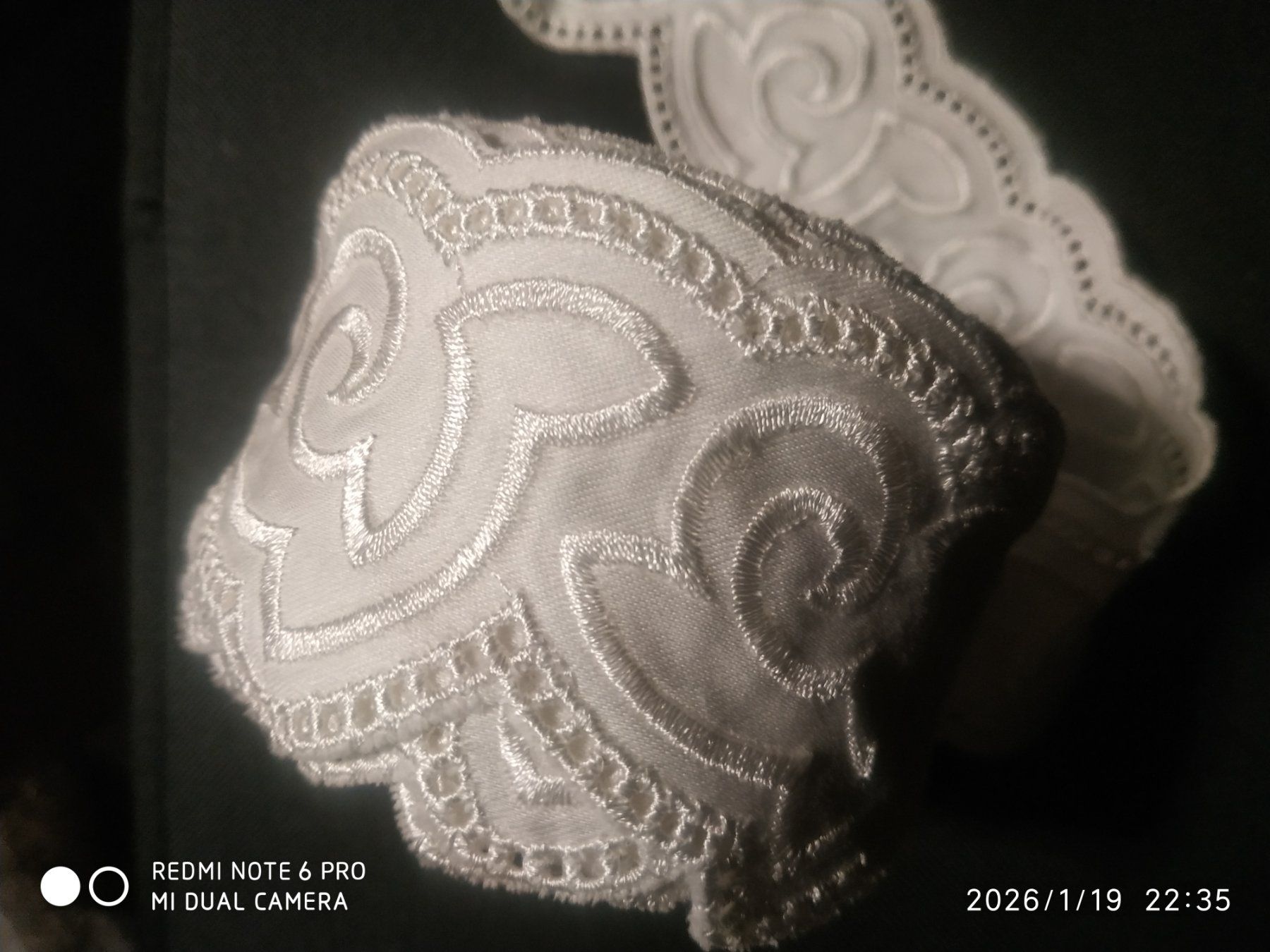 St. Galler Stickerei Leinen Spitze antik weiss 5 m x 6 cm (Neu (gemäss ...