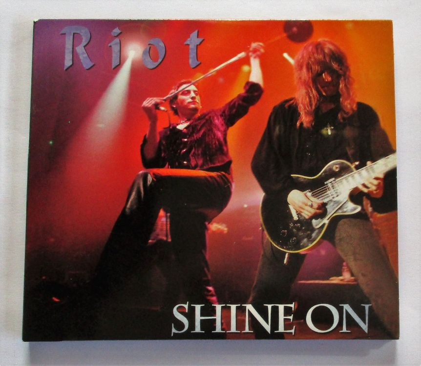 RIOT - Shine On CD & DVD (Gebraucht) in Lichtensteig für CHF 6.6 – mit ...