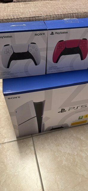 Sony PS5 Disc Edition + 2 Controller! Neu! (Neu und originalverpackt) in Niederlenz für CHF 450 ...