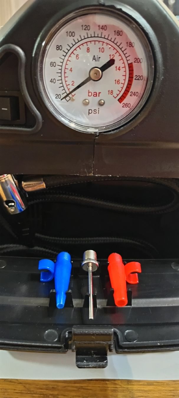 Neues Go/On Starthilfegerät mit Kompressor für Auto usw. (Neu (gemäss ...