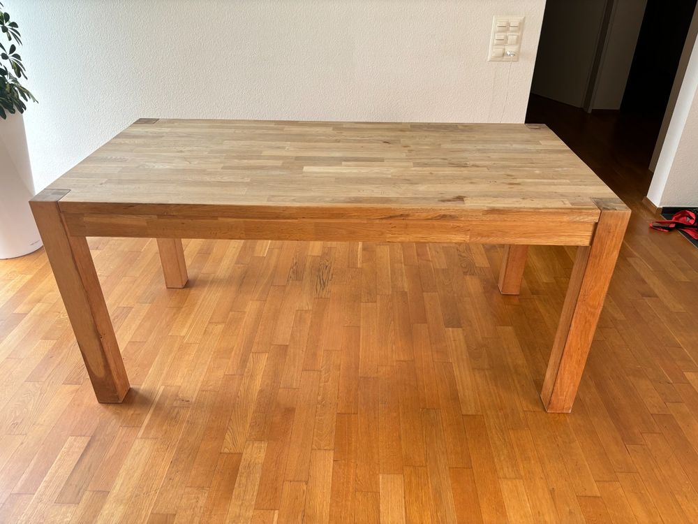 Einfacher, massiver Holztisch (Gebraucht) in Luzern für CHF 60 – nur Abholung auf Ricardo kaufen