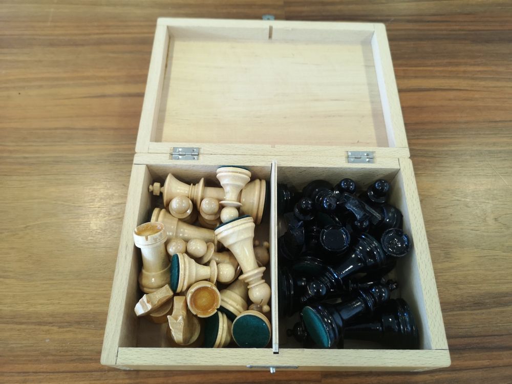 Schachfiguren Schach Figuren ca 60Jahre sehr wenig gebraucht (Gebraucht ...