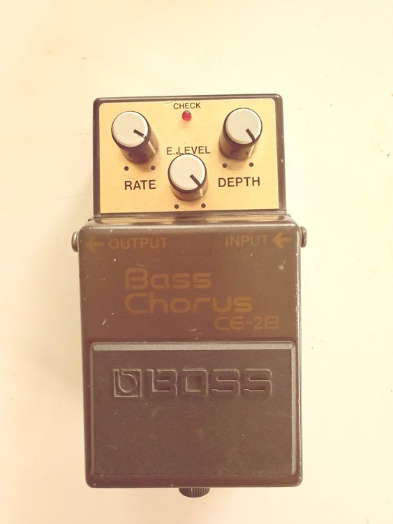 Boss CE-2B Bass Chorus (Gebraucht) in Zürich für CHF 81 – mit Lieferung ...