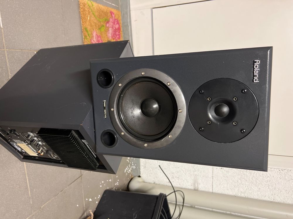 Highend Roland Studio Monitore (Gebraucht) in Schübelbach für CHF 148 ...