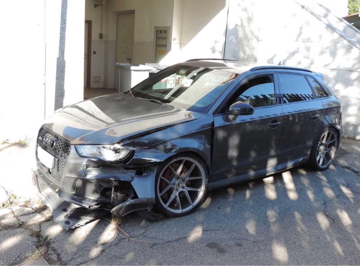 Unfall Audi Rs3 (Defekt) in Solduno für CHF 1 – nur Abholung auf ...