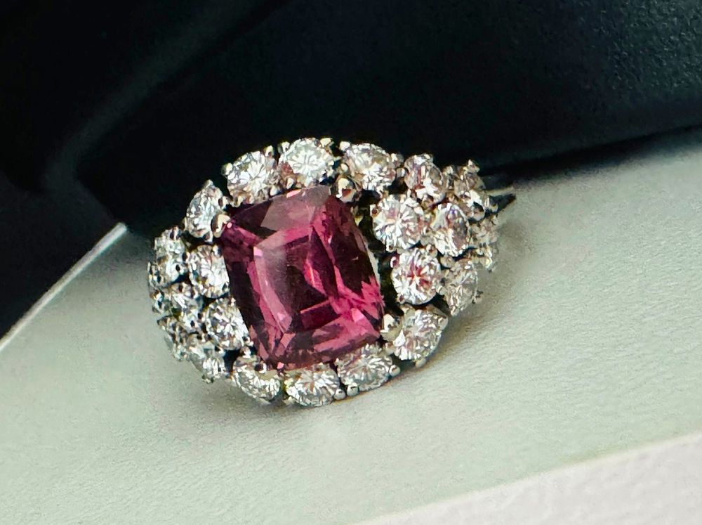Weiss-Gold-Ring 750 mit Spinell 2,05 ct plus 22 Brillanten (Gebraucht ...