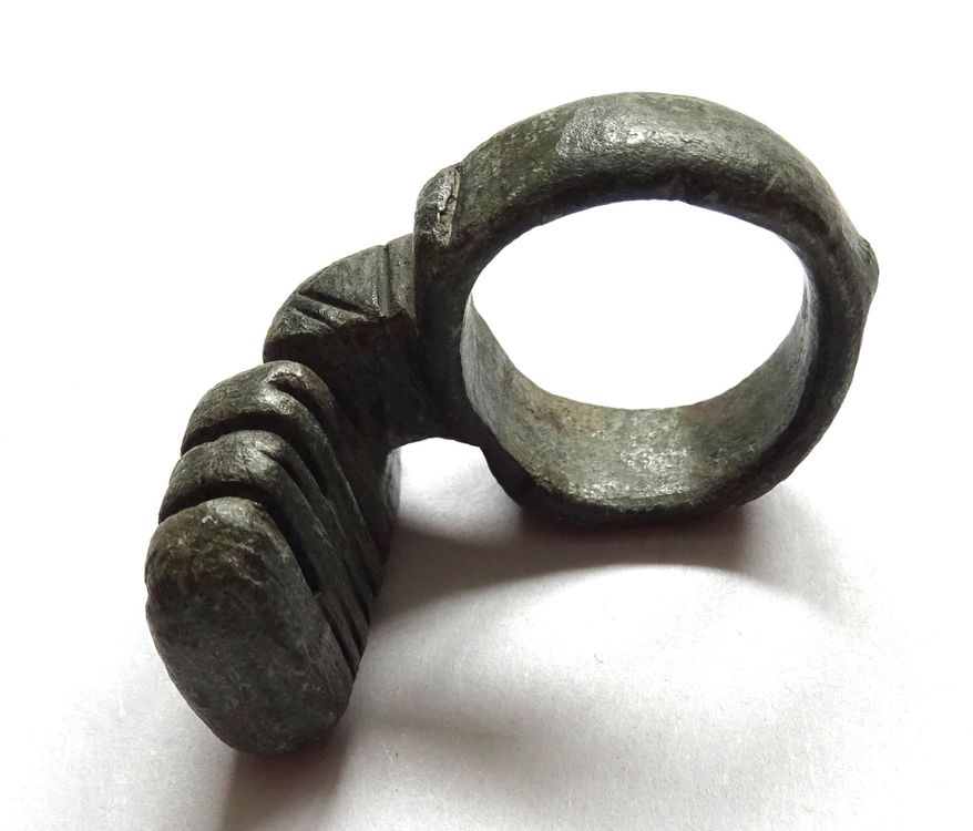 Roman bronze key ring (2nd-4th century AD) (Gebraucht) in La Sarraz für ...