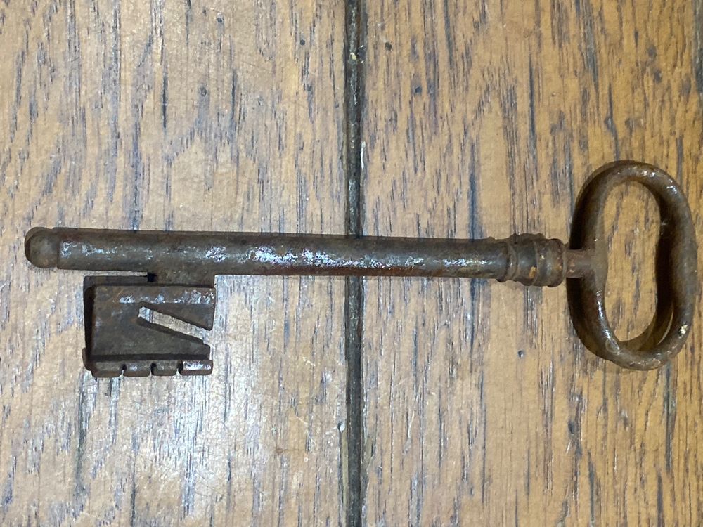 Clé clef 14cm (Gebraucht) in Lajoux JU für CHF 5 – mit Lieferung auf ...