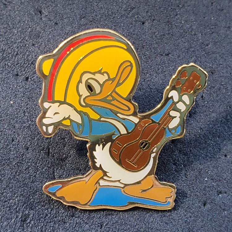 V807 - Pin Walt Disney - Donald Duck - Mexico (Gebraucht) in Reinach BL für CHF 2 – mit ...