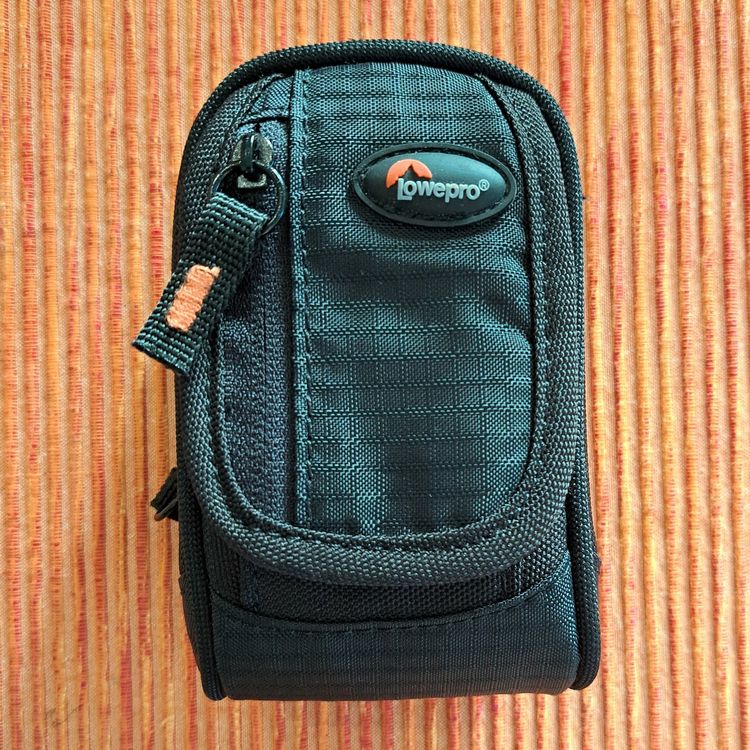 Lowepro Ridge 20 Camera Case (Black) | Kaufen auf Ricardo