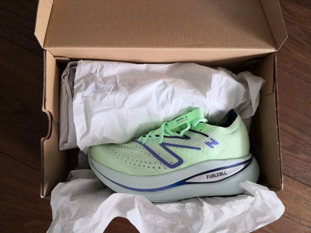New Balance 40.5 /Carbon Top Laufschuh (Neu und originalverpackt) in ...
