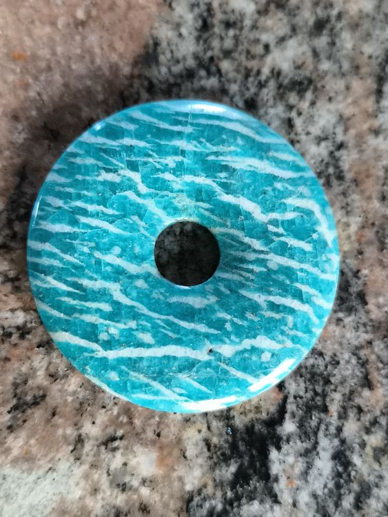 Grosser Amazonit Donut Anhänger Hand Unikat blau grün weiss | Kaufen auf Ricardo