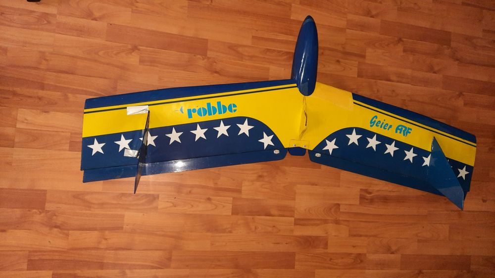 Robbe Geier Nurflügelmodell (Defekt) in Einsiedeln für CHF 1 – nur ...