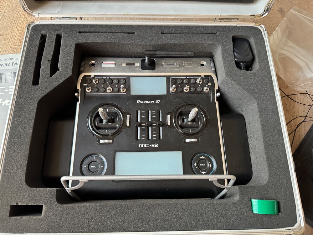 Graupner MC-32 HoTT 2.4GHz RC Remote Control System (Neu (gemäss ...