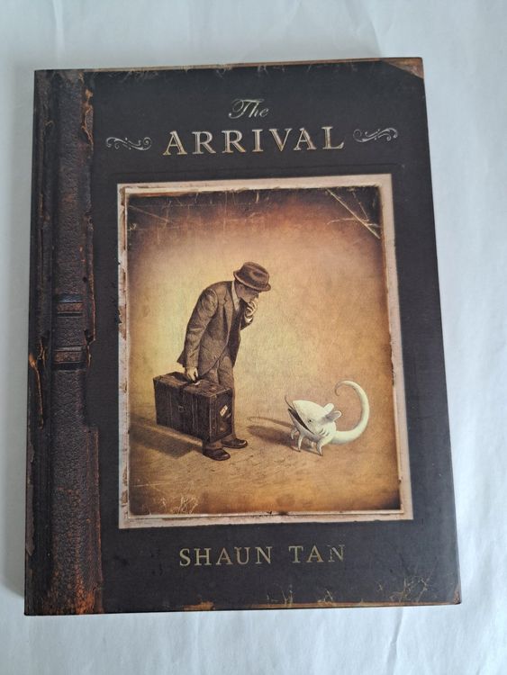 Shaun Tan: The Arrival (Graphic Novel) Wordless | Kaufen auf Ricardo
