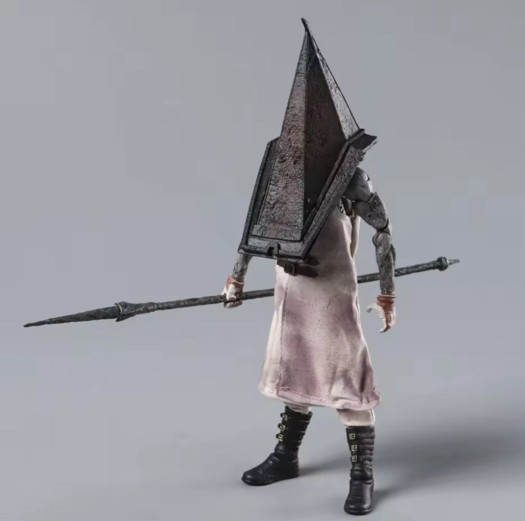 Figurine MEZCO Pyramid Head Silent Hill 2 Red Pyramid 20cm (Neuf avec ...