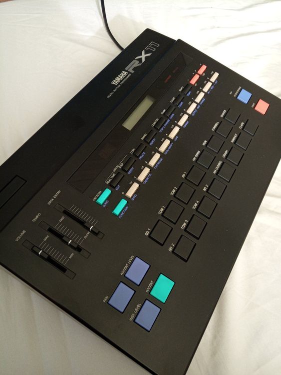 Yamaha RX11 Vintage Drummachine | Kaufen auf Ricardo