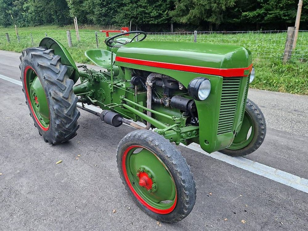Oldtimer Traktor Ferguson TE-A20, Jahrgang 1950 (Defekt) in Dürnten für ...