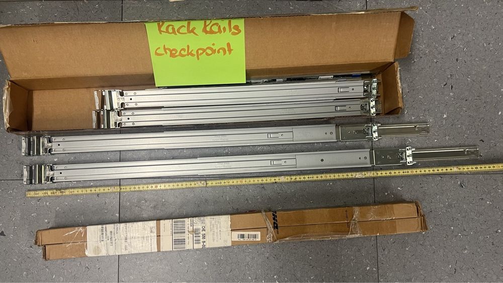 Rack Rails / Schienen Checkpoint (Gebraucht) in Zürich für CHF 1 – nur ...