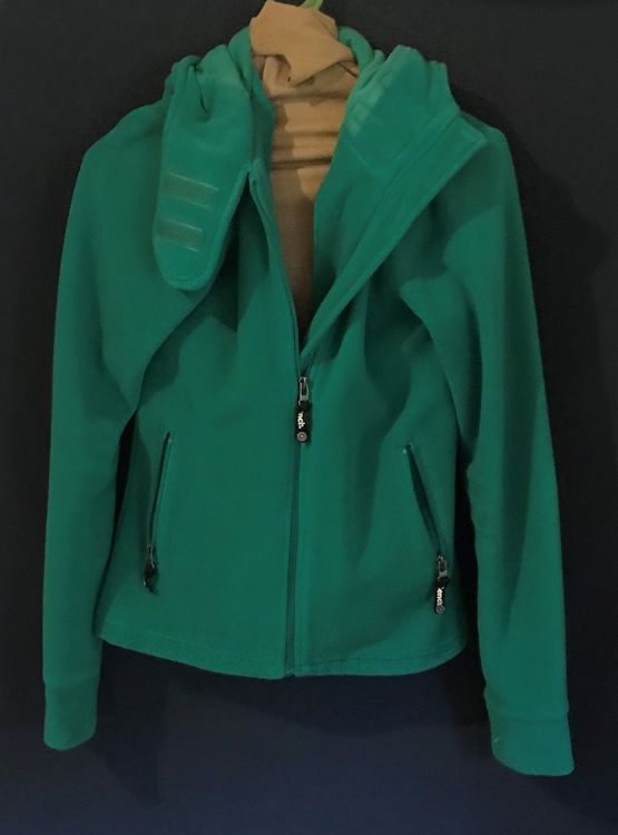 Bench Oberteil in peppigem Grün Megawarm Grösse M (Gebraucht) in Ferden ...