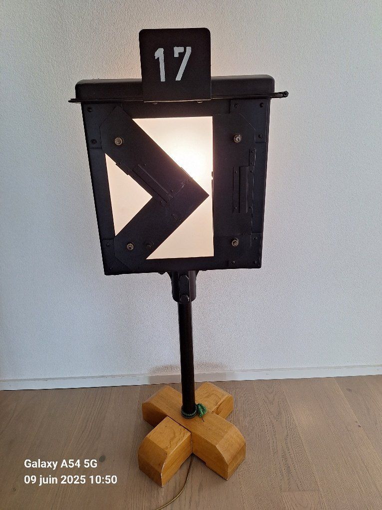 Lanterne d'aiguillage sur pied avec éclairage intérieur 230V (D ...