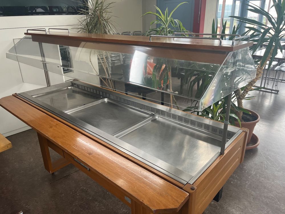 Saladette / Saladiere gekühlt mit Spuckschutz (Gebraucht) in Zürich für ...