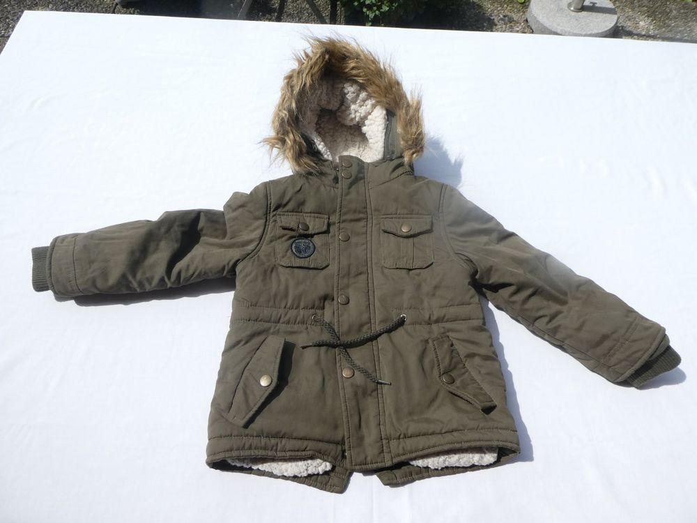 Warme Übergangsjacke mit Kapuze, von Kids, Gr. 104 (Gebraucht) in Gattikon für CHF 9.5 – mit ...
