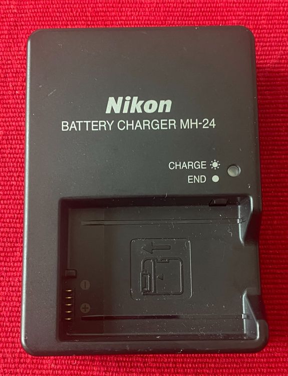 Nikon Battery Charger MH-24 // USA Steckdosen-Ausführung (Gebraucht) in ...