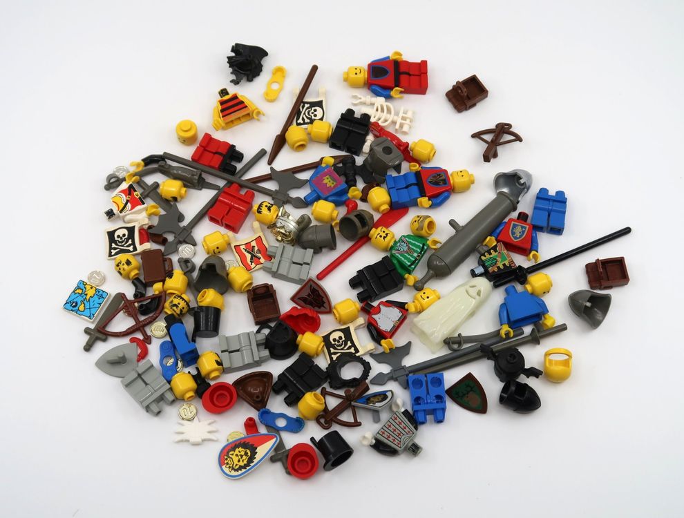Lego Teile Figuren und Waffen zum Thema Burg Ritter Piraten | Kaufen ...