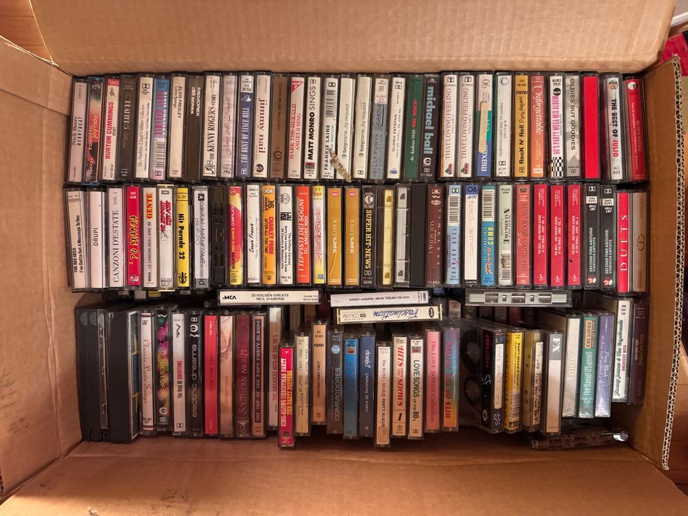 150+ Lot of diverse music cassettes (Gebraucht) in Giubiasco für CHF 60 ...
