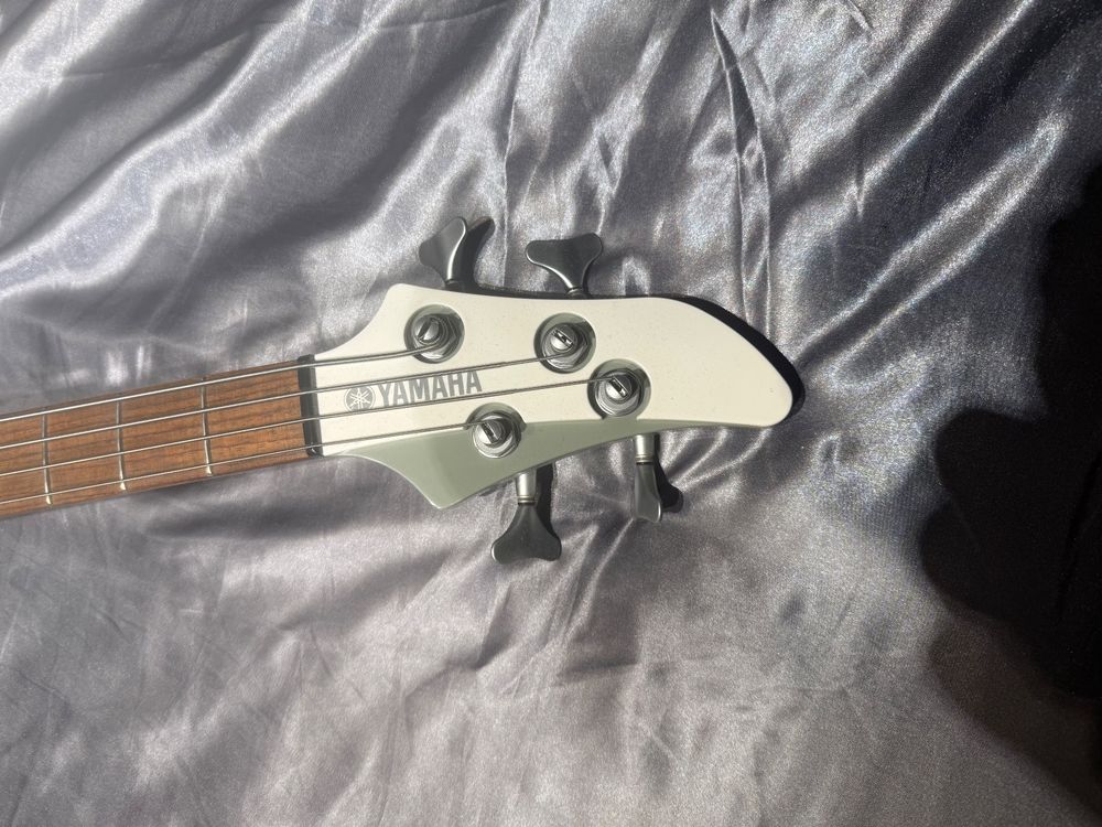 Yamaha RBX A2 Bassgitarre, weiss, Top Zustand, selten (Gebraucht) in ...
