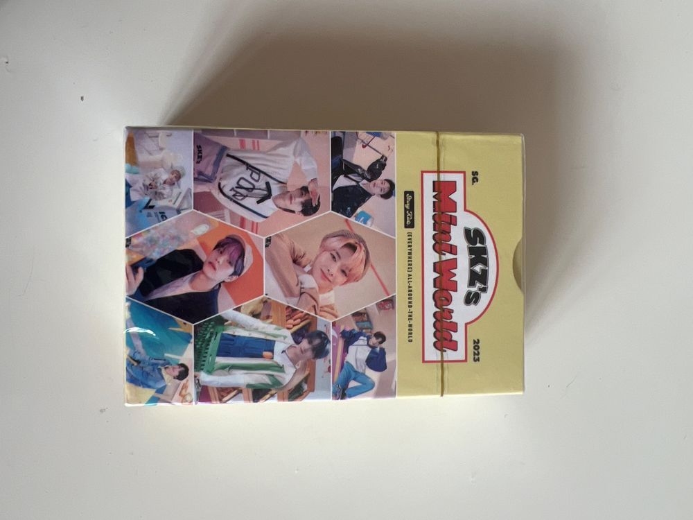 Stray Kids Lomo Cards (Neu und originalverpackt) in Widnau für CHF 5 – mit Lieferung auf Ricardo ...