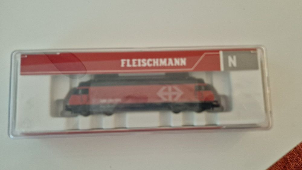 FLEISCHMANN N E-Lok Re4/4 Re 460 SBB Epoche V analog | Kaufen auf Ricardo