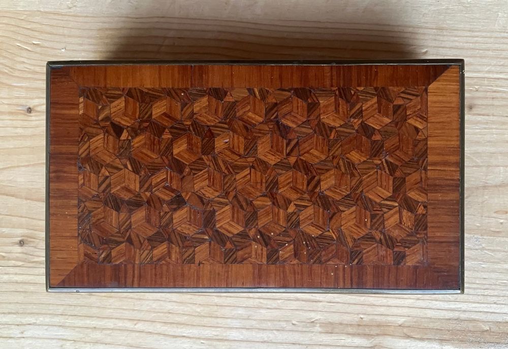 Holzschatulle mit Intarsienarbeit | Kaufen auf Ricardo
