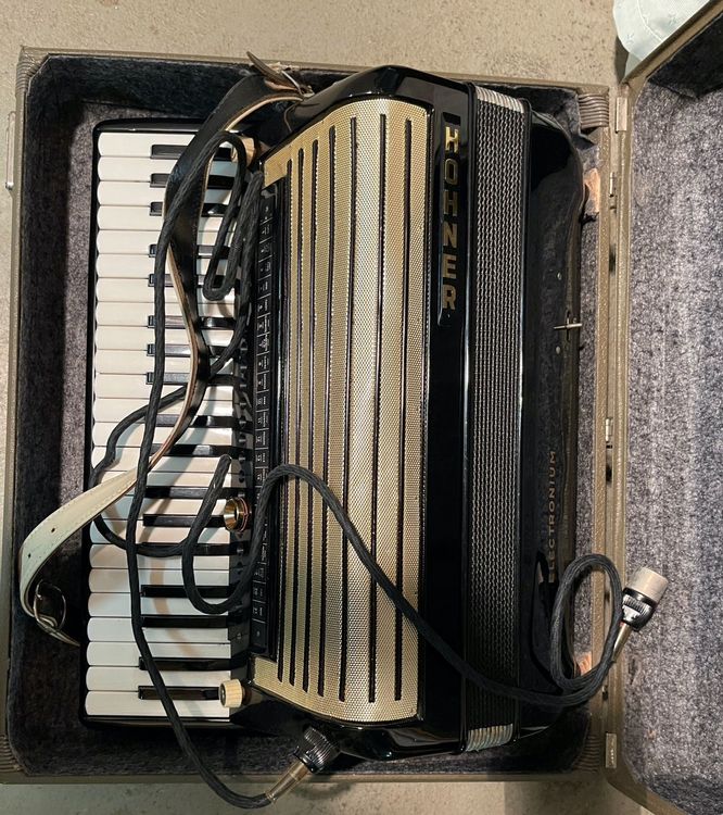 Akkordeon Hohner Electronium | Kaufen auf Ricardo