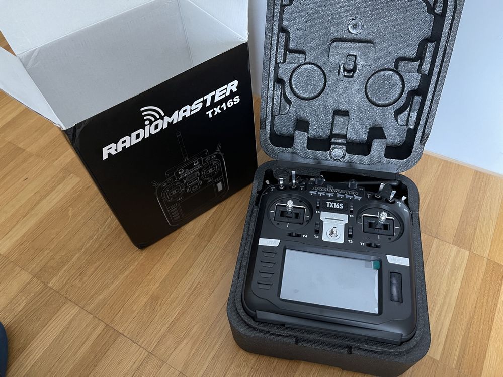 Radiomaster TX16s MK2 ELRS schwarz beste FPV Drohne Race RC (Neu und ...