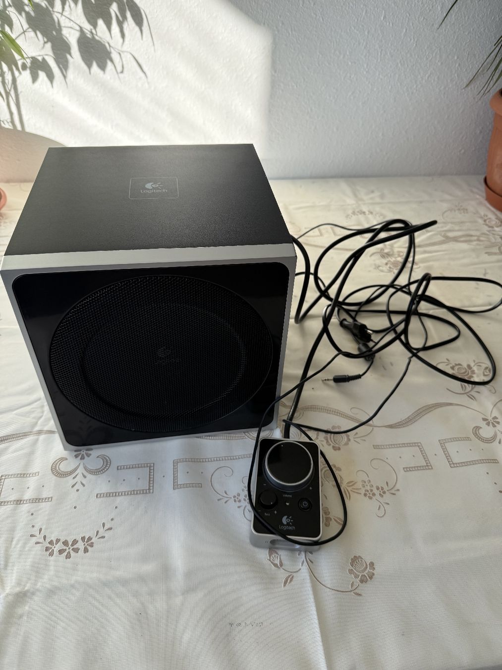 Logitech Z4 2.1 Subwoofer & Controller – Satelliten als Bonu (Gebraucht ...