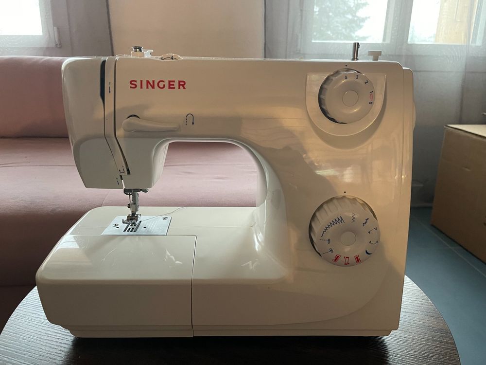 Sewing Machine / Nähmaschine SINGER 8280 (Gebraucht) in Blumenstein für ...