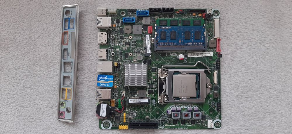 Intel DQ77KB Q77 Motherboard LGA 1155 MINI-ITX CPU +RAM (Gebraucht) in ...
