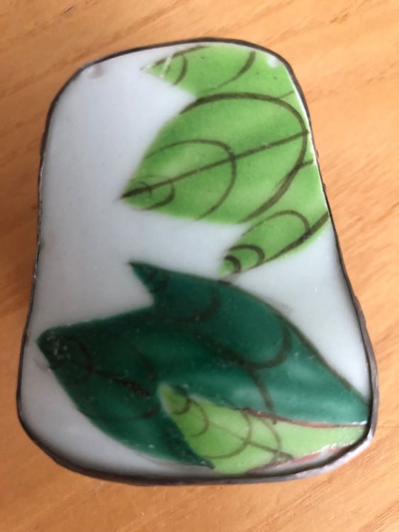 Dose mit antiker Porzellan-Scherbe | Kaufen auf Ricardo