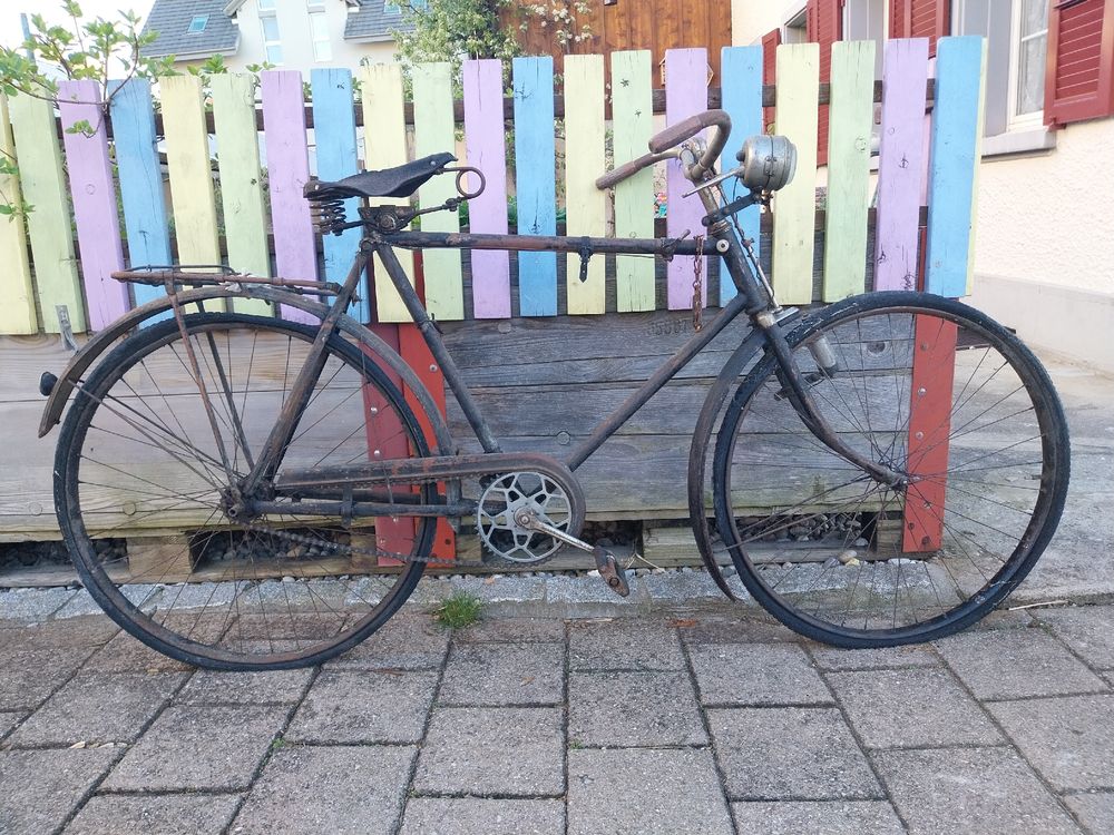 Oldtimer Velo Fahrrad vermutlich 1926 oder 1931 Antik (Defekt) in für ...