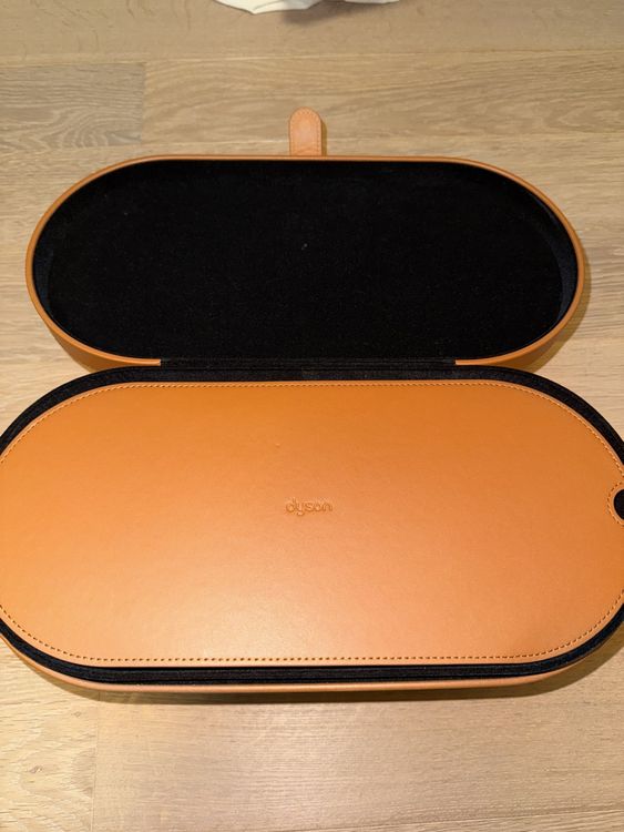 Dyson Airwrap komplett im Etui mit CH-Stecker (Neu (gemäss Beschreibung)) in Oberwil-Lieli für ...