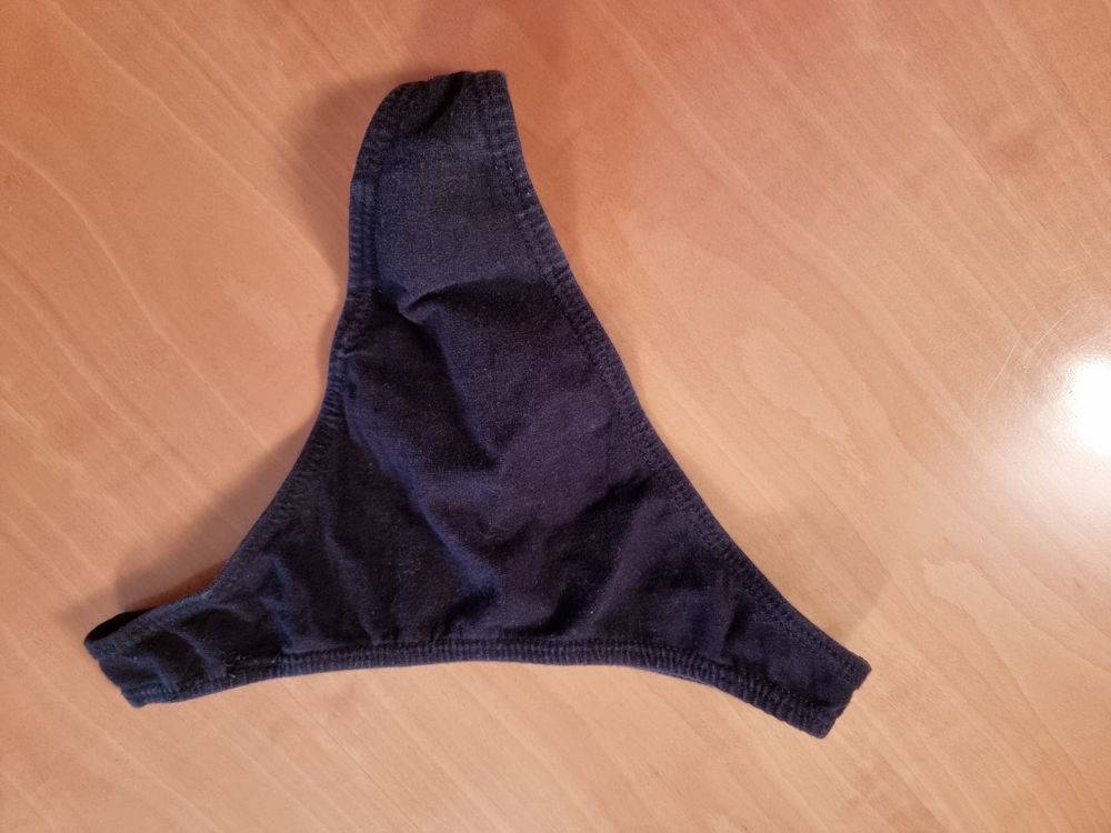 String, Damen, S, Schwarz (Gebraucht) in für CHF 5.5 – mit Lieferung ...