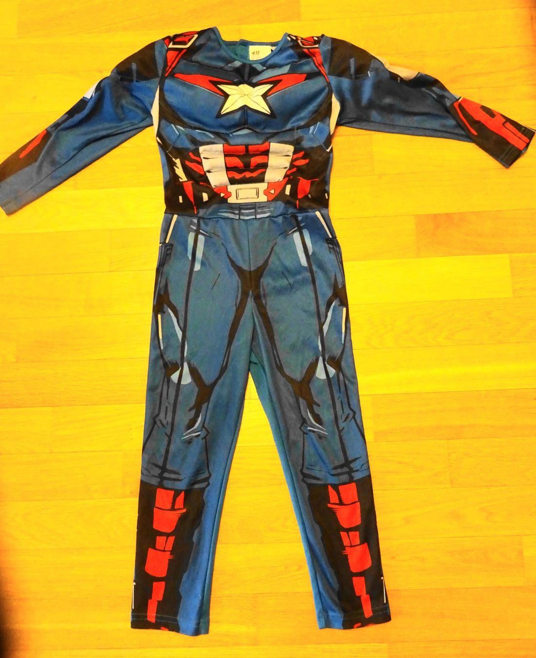 Captain America Kostüm, Grösse 110/116, Fasnacht Kinder (Gebraucht) in ...