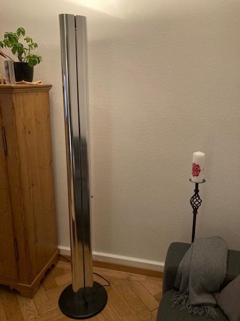 Ital. Design Stehlampe, Halogen, Chrom (Gebraucht) in Zürich für CHF 400 – nur Abholung auf ...