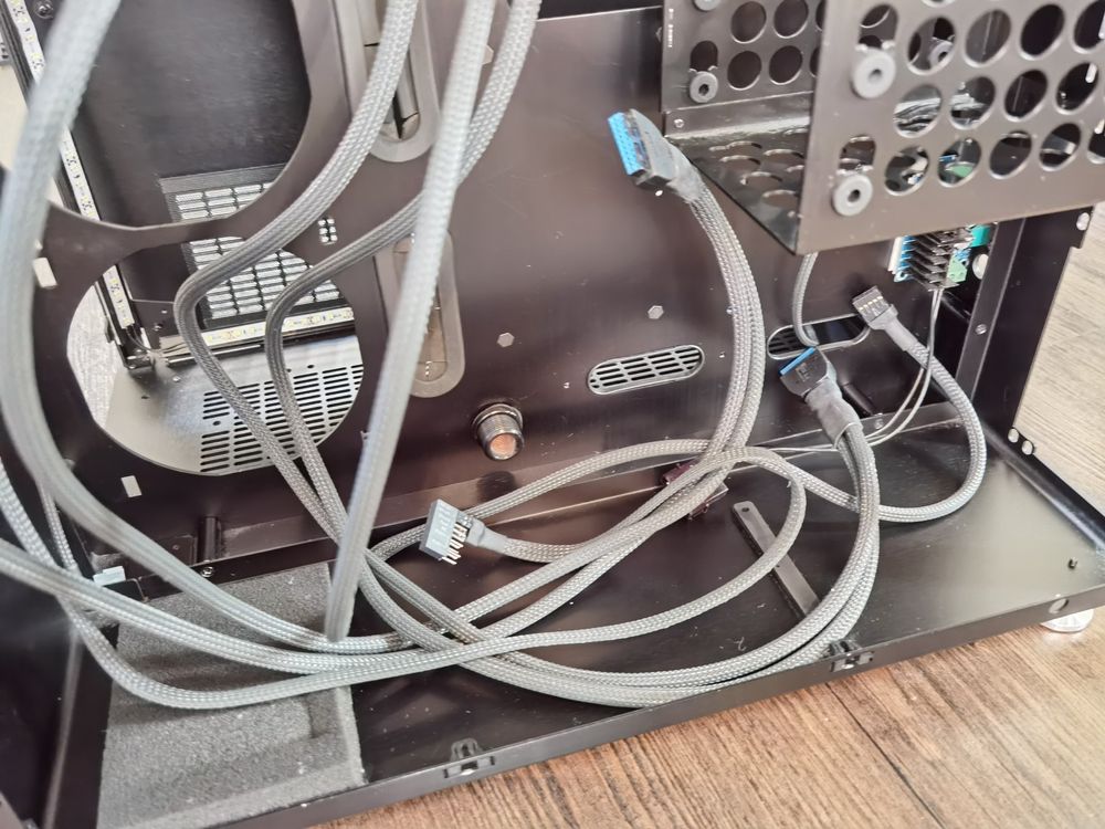 Lian-Li PC-O9 Gehäuse mit integrierten LED, sleeves PC-Case | Kaufen ...