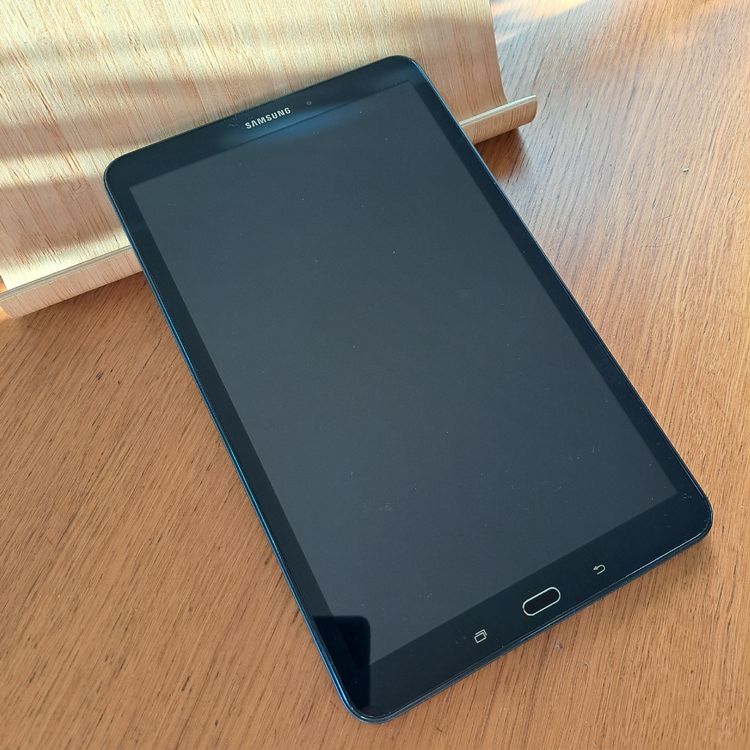 Samsung GALAXIE Tab SM-T 580 - 32 GB....ab 1CHF !!!! (Usato) a Monthey ...