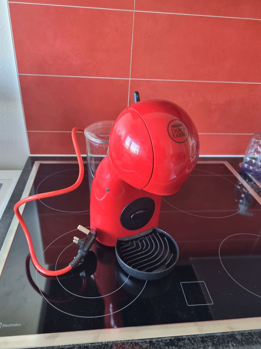 Red Nescafé Dolce Gusto Coffee Machine (Gebraucht) in Genève für CHF 20 ...