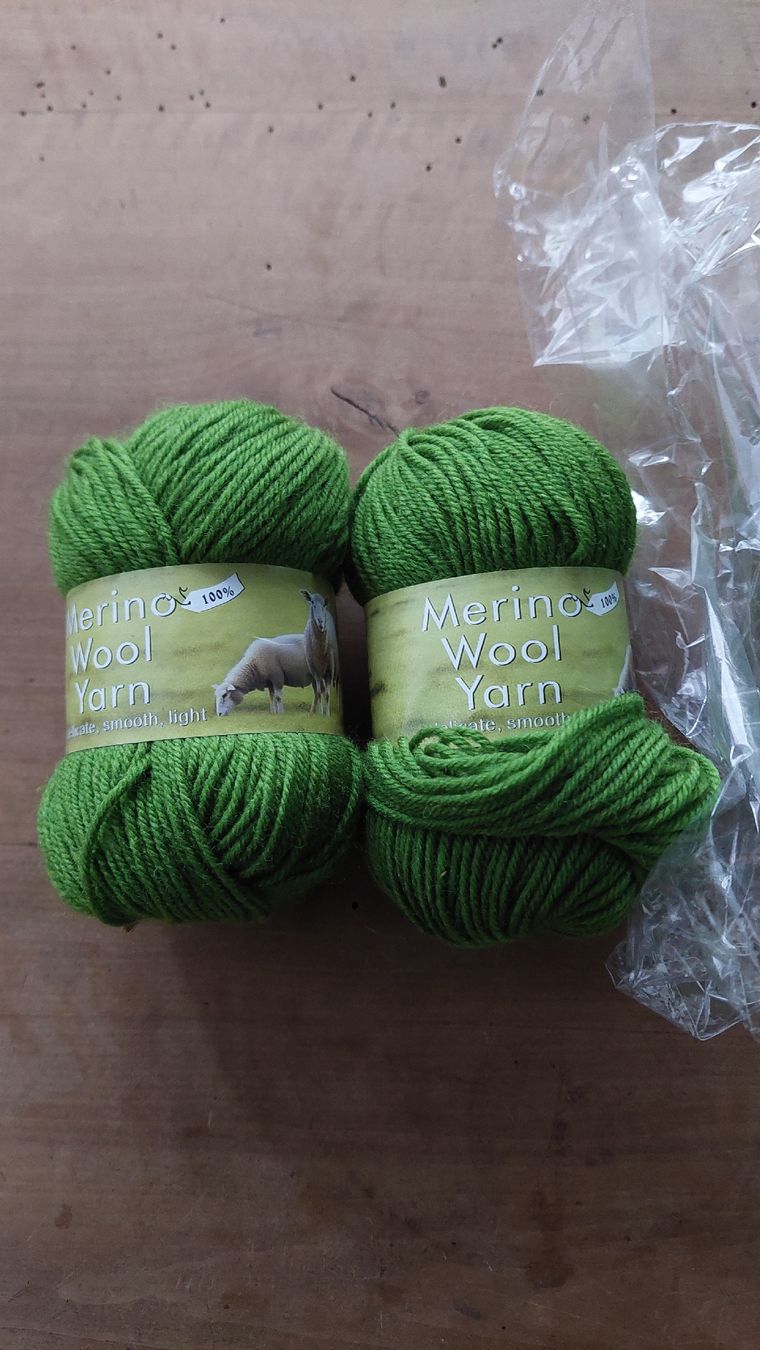 Grüne Wolle, Merinowolle, 12 Knäuel, zum Stricken, Top! (Neu und ...